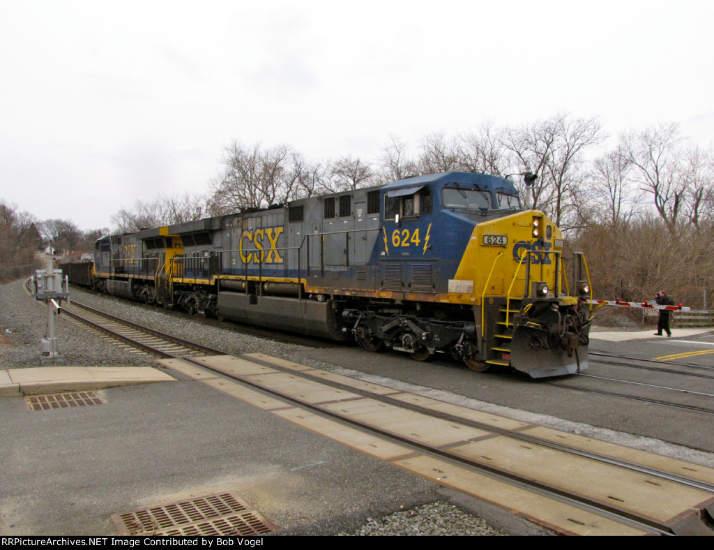 CSX 624 and 691